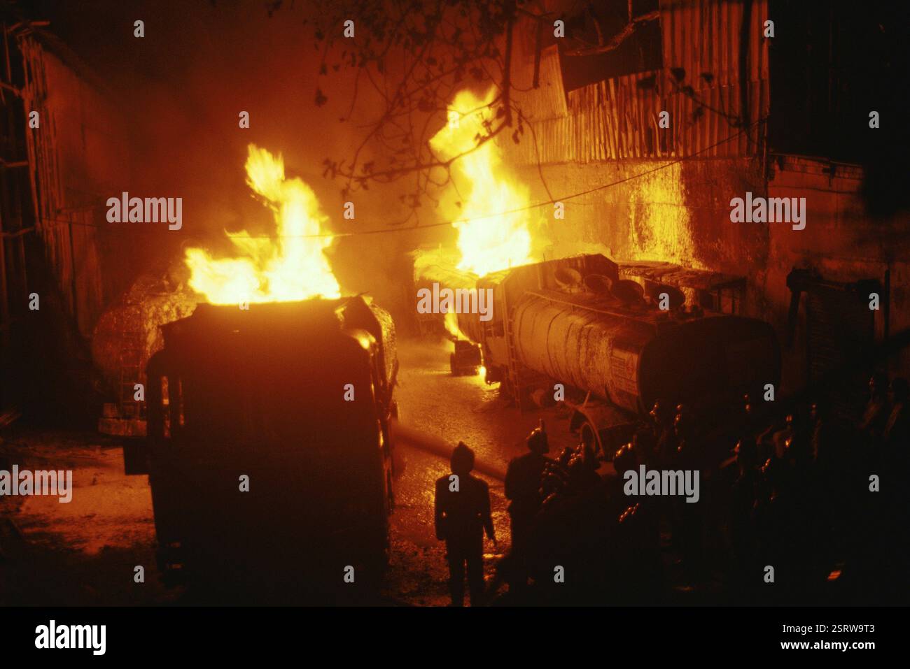 Fire factory people hi-res stock photography and images - Alamy