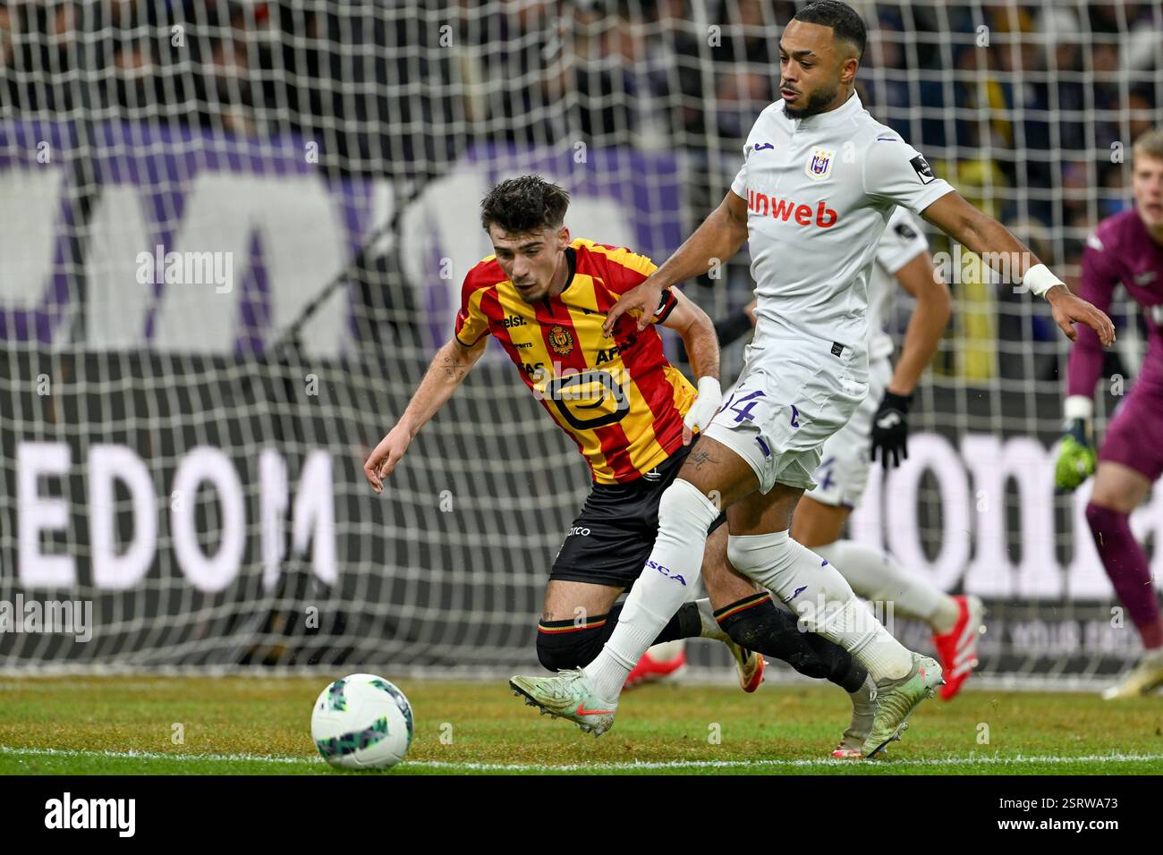 Anderlecht, Belgium. 26th Jan, 2025. Keano Kiki Van Rafelghem (27) of ...