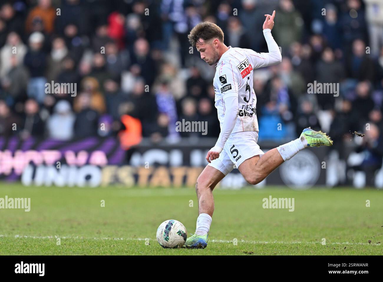 Antwerpen, Belgium. 12th Jan, 2025. Olivier Deman (5) of Antwerp pictured during the Jupiler Pro ...