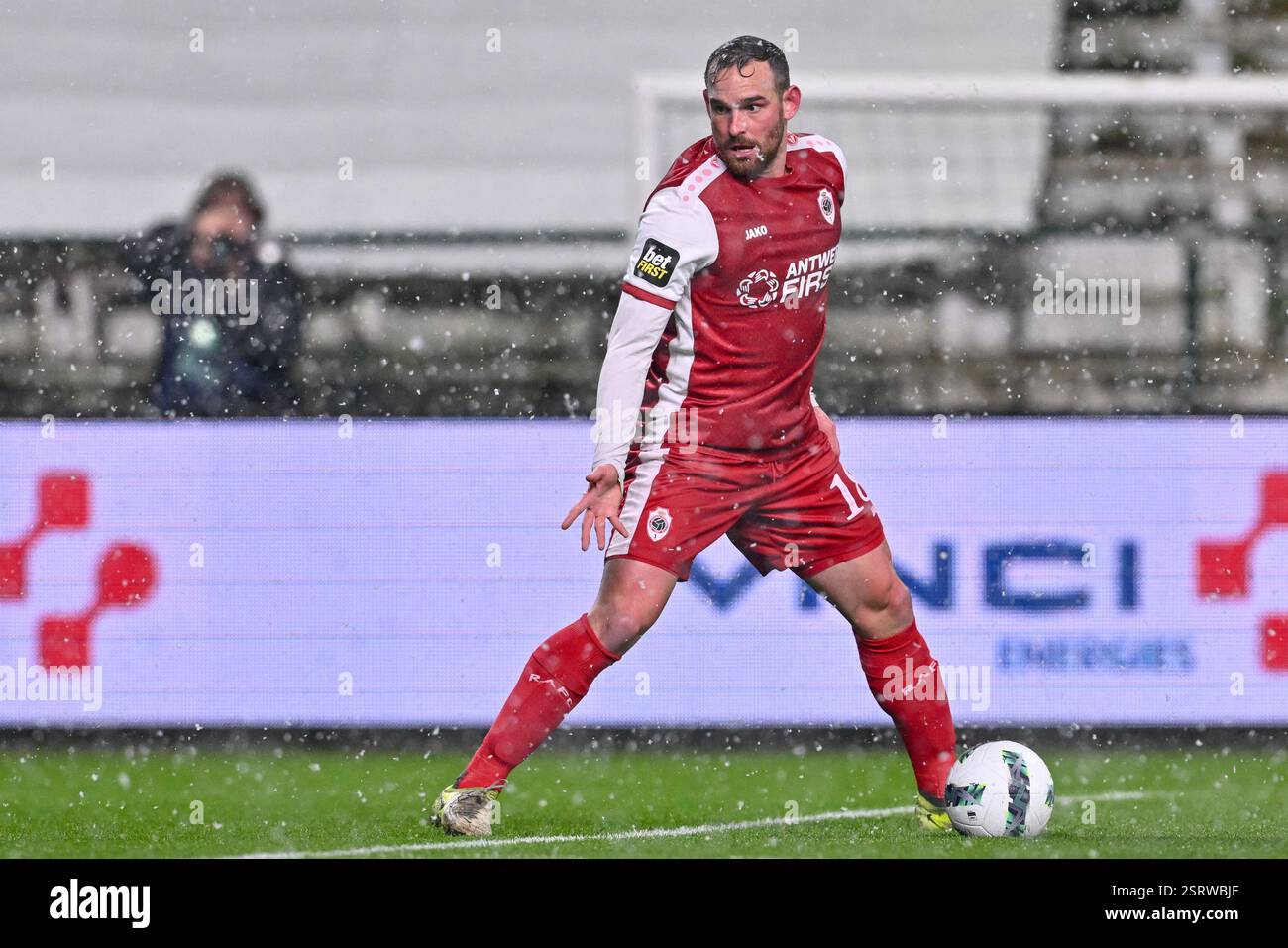 Antwerpen, Belgium. 08th Jan, 2025. Vincent Janssen (18) of Antwerp ...