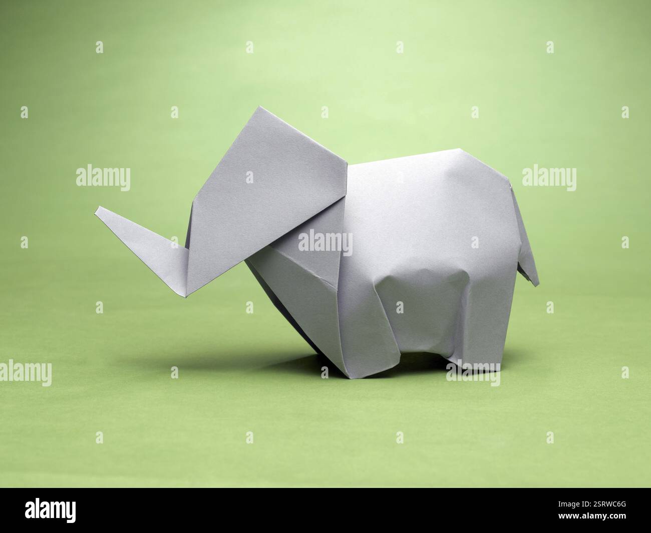Origami elephant India Asia Stock Photo - Alamy