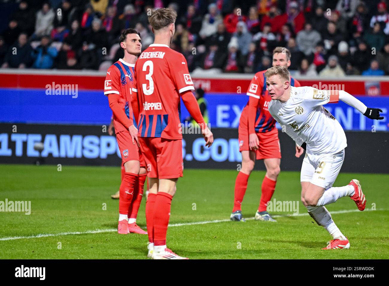 Heidenheim, Germany. 16th Feb, 2025. Soccer: Bundesliga, 1. FC Heidenheim - FSV Mainz 05 ...