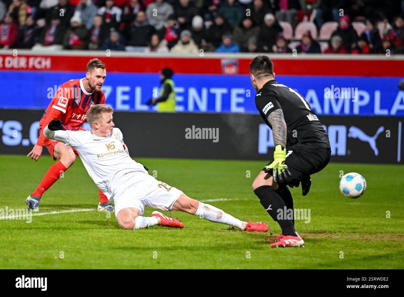 Heidenheim, Germany. 16th Feb, 2025. Soccer: Bundesliga, 1. FC Heidenheim - FSV Mainz 05 ...