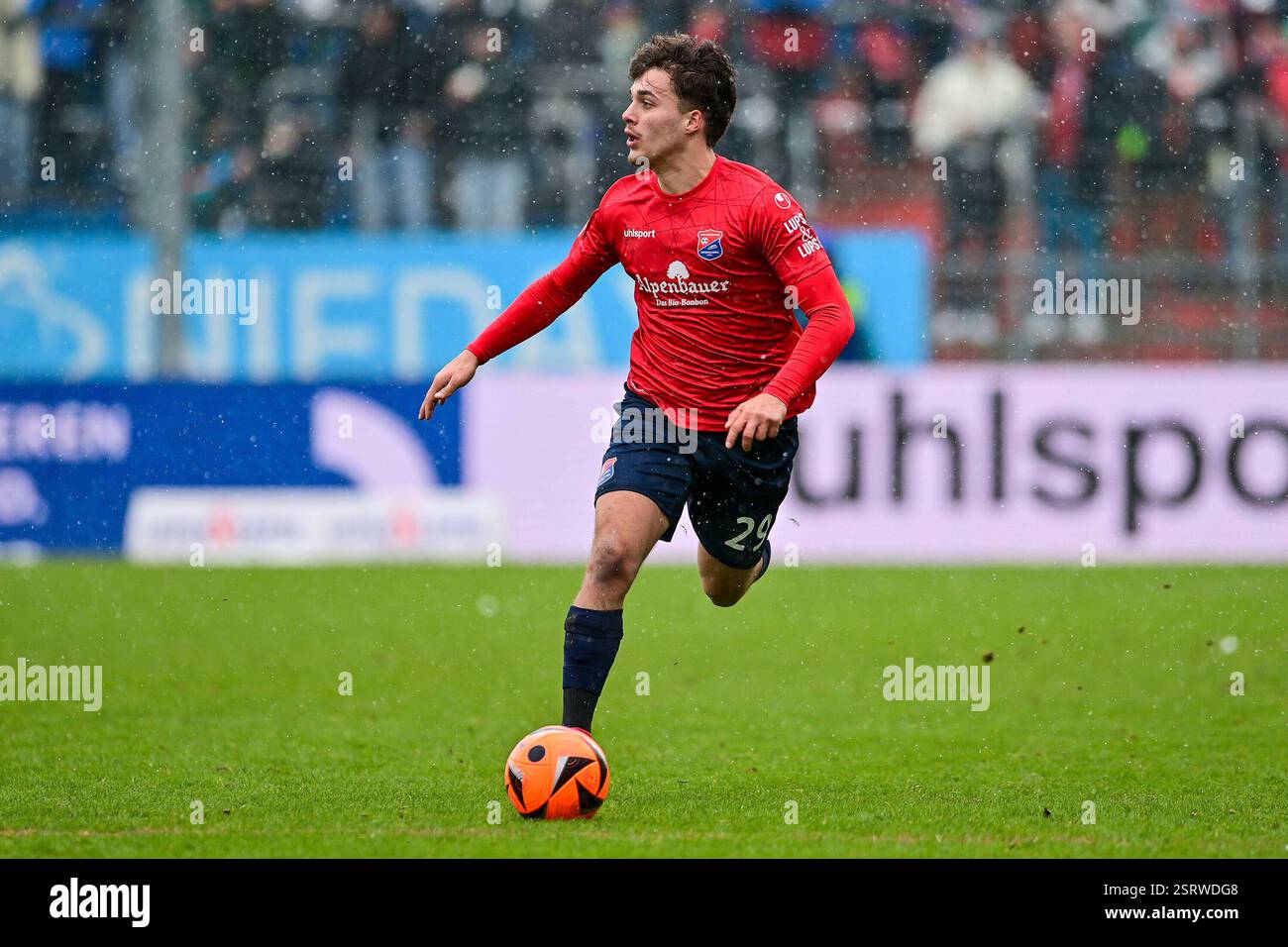 Unterhaching, Deutschland. 16th Feb, 2025. Leander Nicolas Popp ...