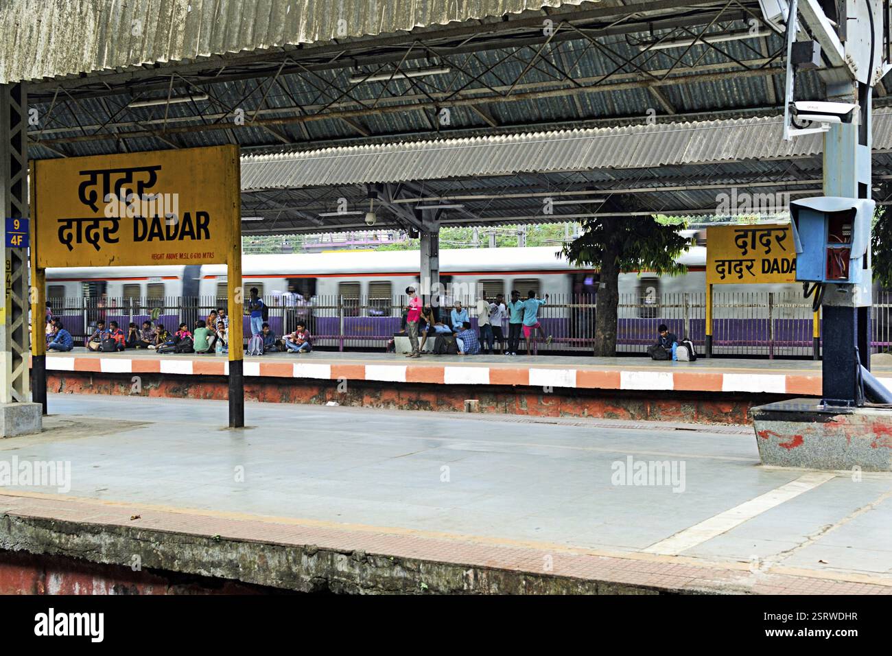 Dadar Railway Station platform, Mumbai, Maharashtra, India, Asia Stock ...