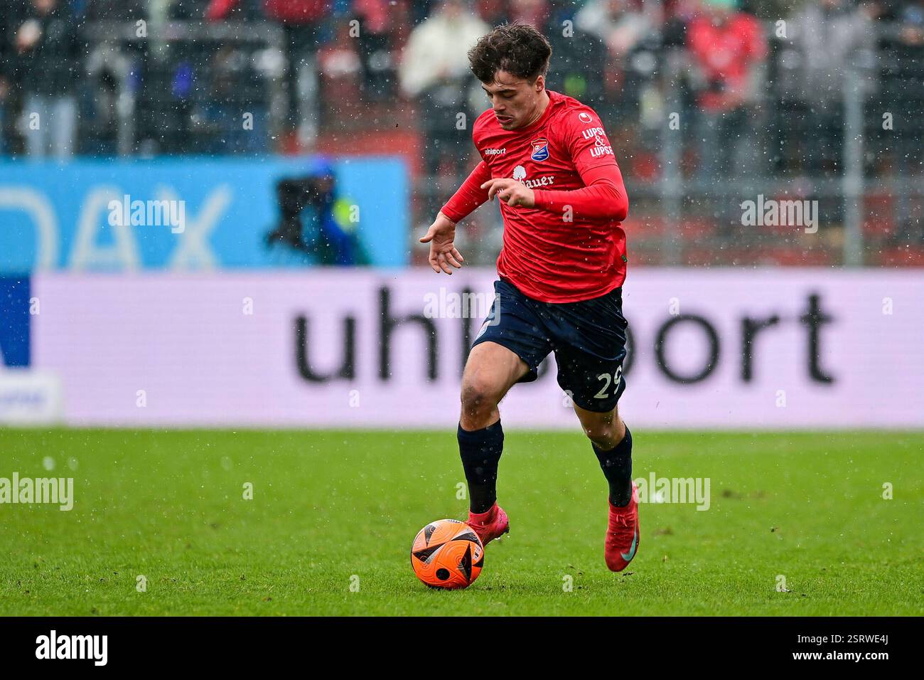 Unterhaching, Deutschland. 16th Feb, 2025. Leander Nicolas Popp ...