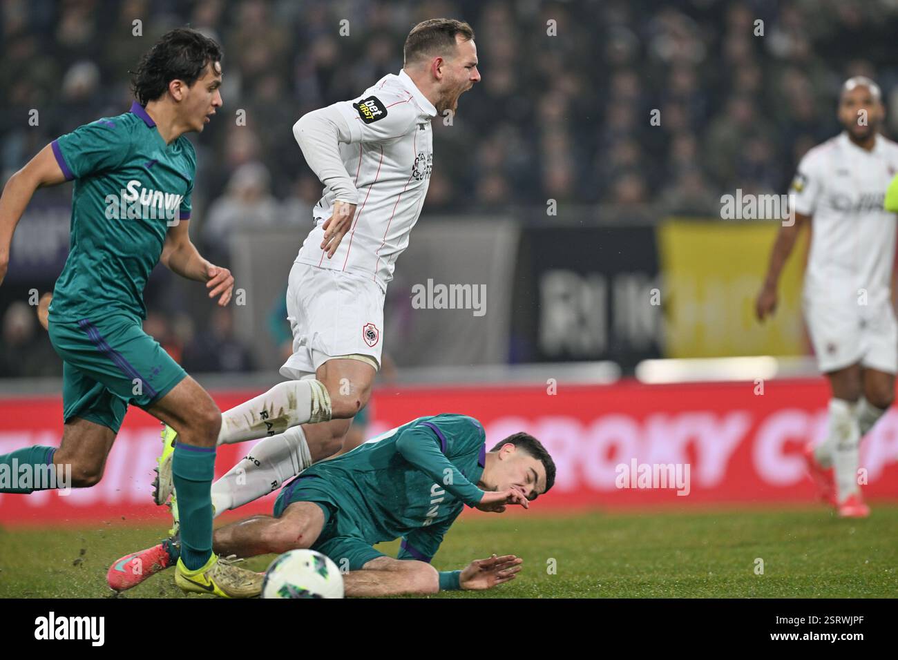 Anderlecht, Belgium. 16th Jan, 2025. Vincent Janssen (18) of Antwerp ...