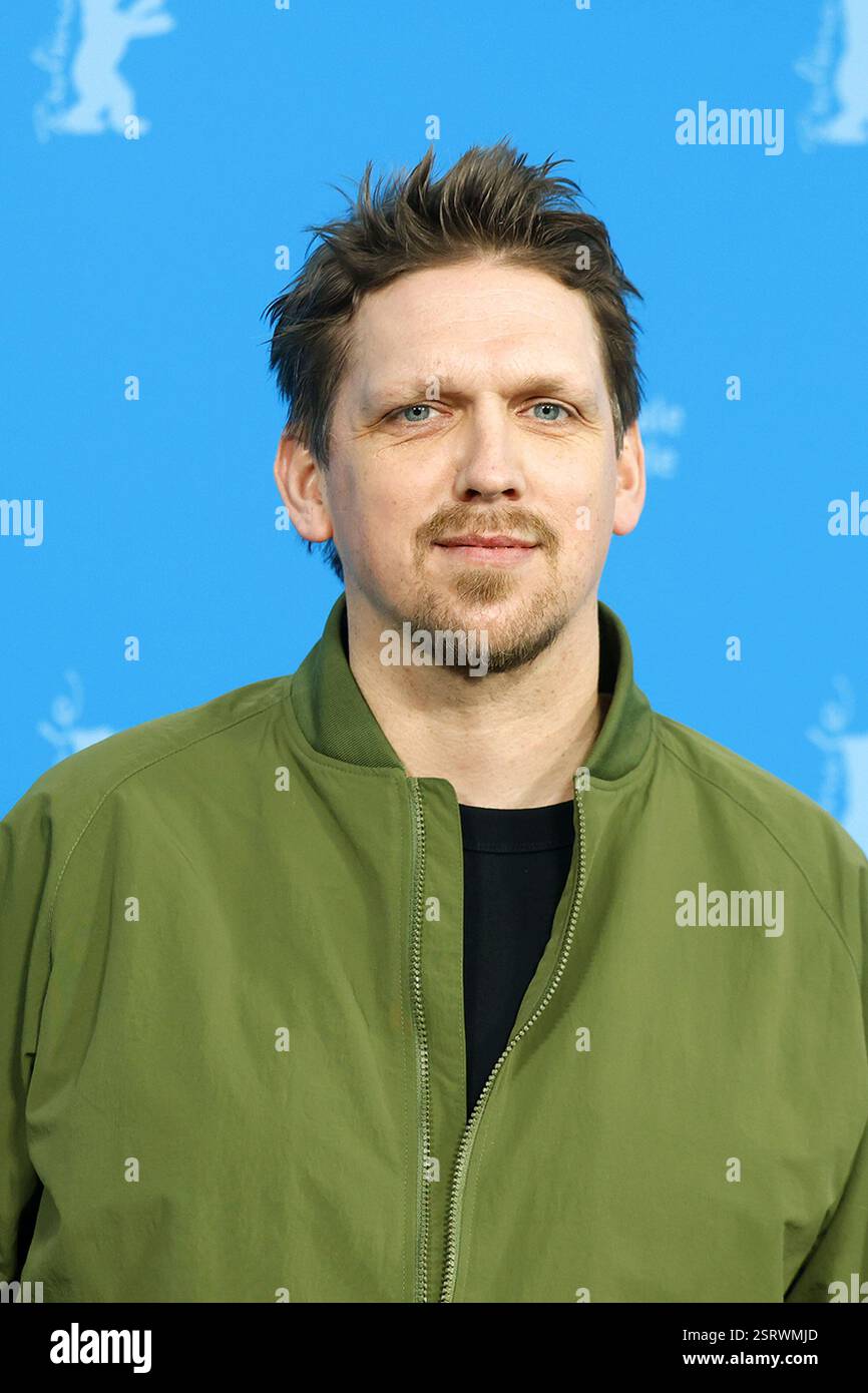 Jan-Ole Gerster beim „Islands“ Photocall im Rahmen der 75 ...