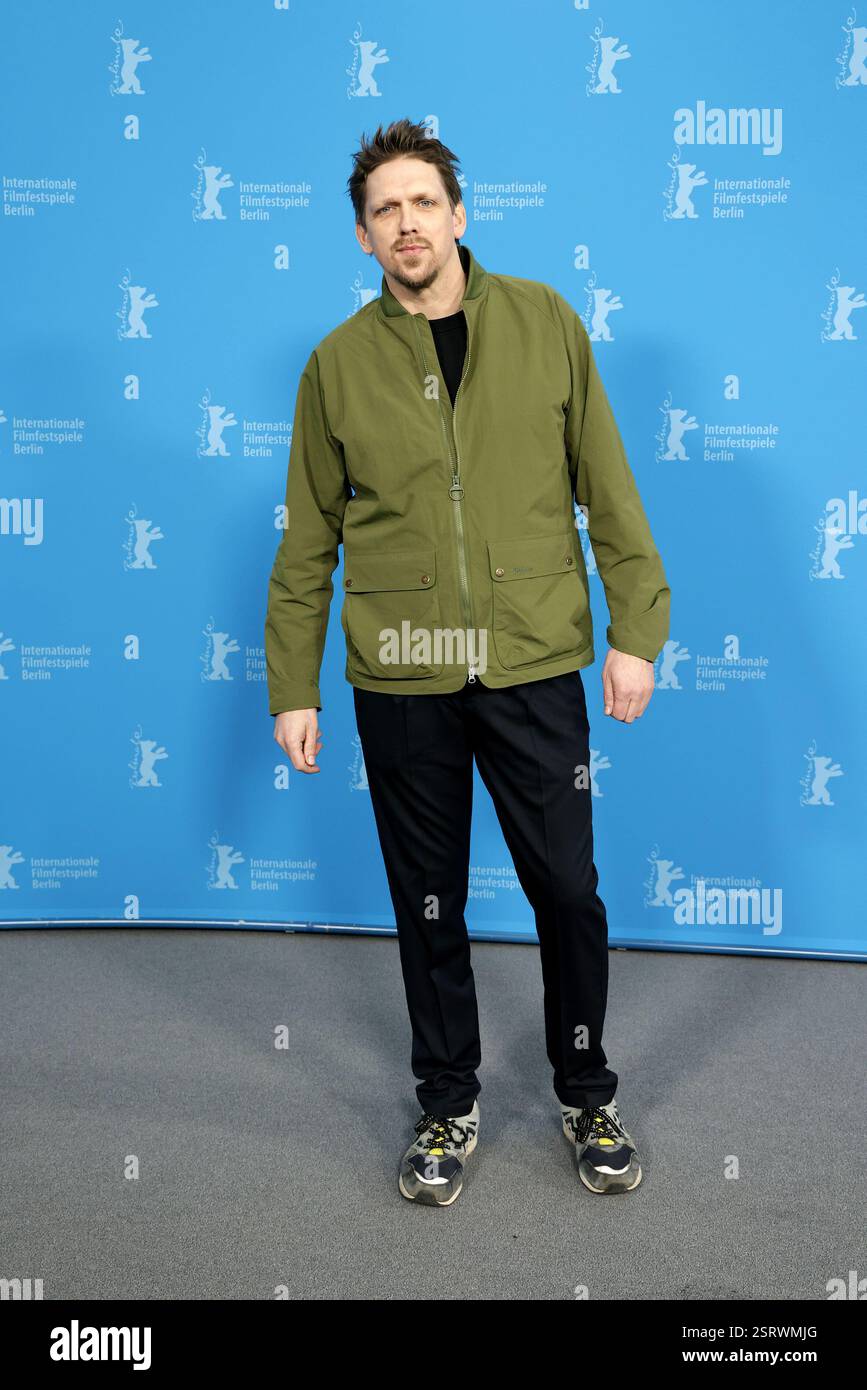 Jan-Ole Gerster beim „Islands“ Photocall im Rahmen der 75 ...