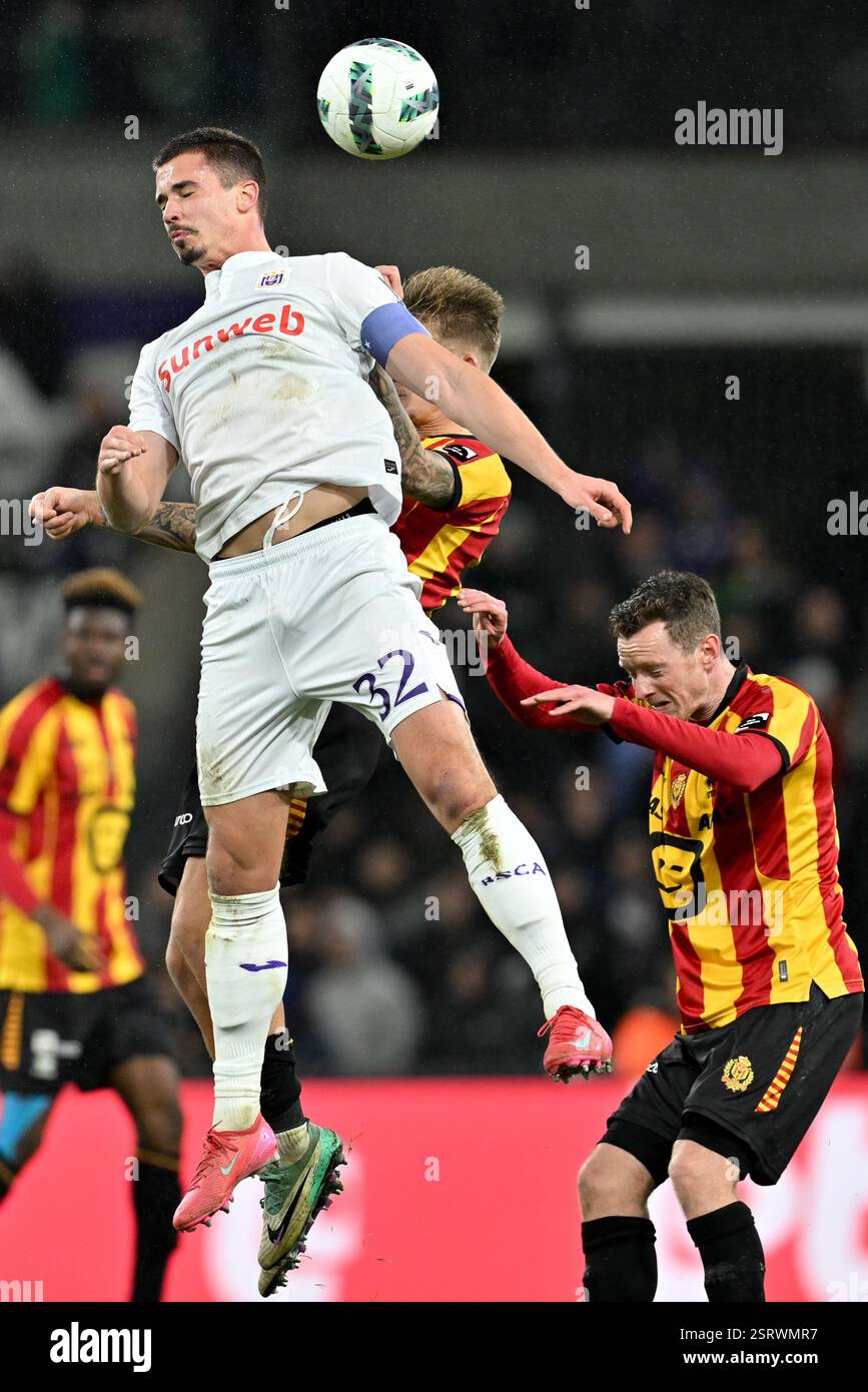 Anderlecht, Belgium. 26th Jan, 2025. Leander Dendoncker (32) of ...