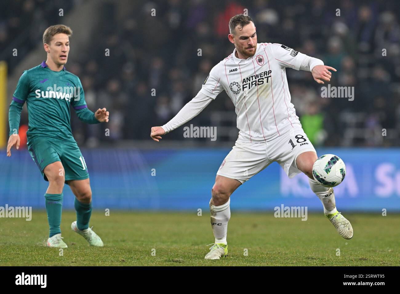Anderlecht, Belgium. 16th Jan, 2025. Vincent Janssen (18) of Antwerp ...