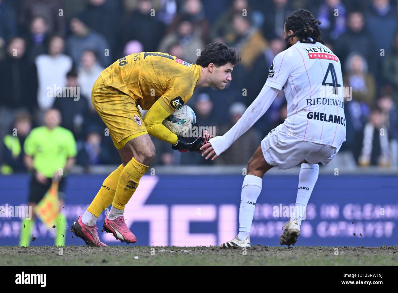 Antwerpen, Belgium. 12th Jan, 2025. goalkeeper Senne Lammens (91) of Antwerp pictured during the ...