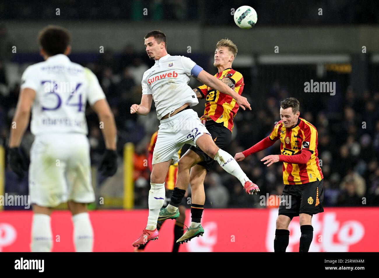 Anderlecht, Belgium. 26th Jan, 2025. Leander Dendoncker (32) of ...