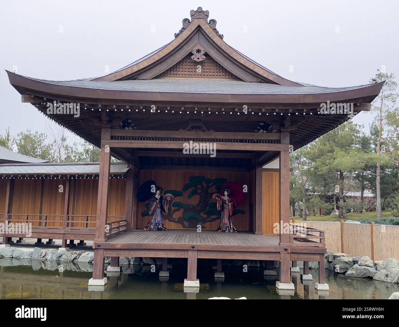 Traditional Japanese Noh theater stage with performers Stock Photo - Alamy