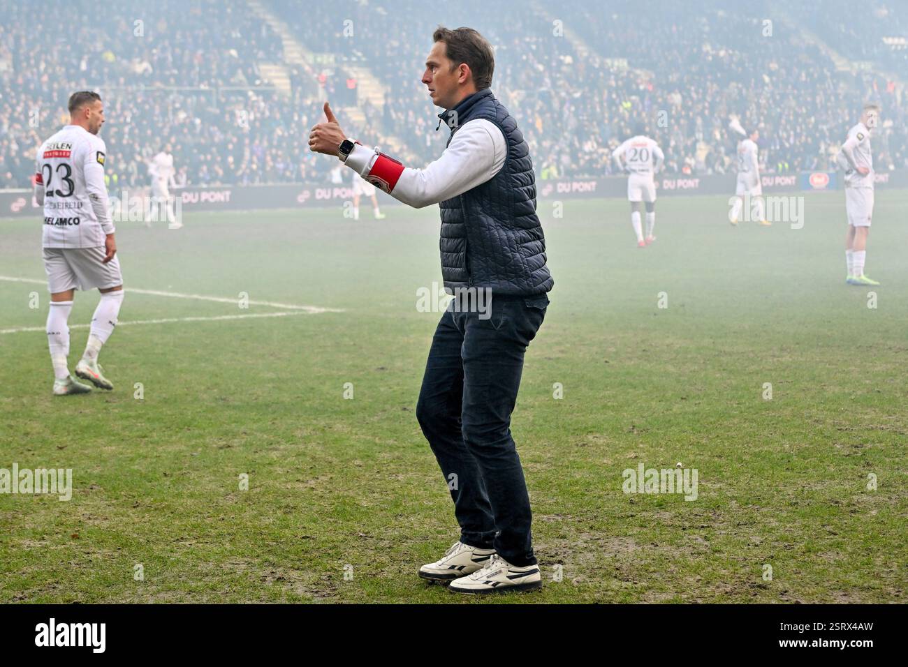 Antwerpen, Belgium. 12th Jan, 2025. Head Coach Jonas De Roeck of Antwerp reacts towards the fans ...