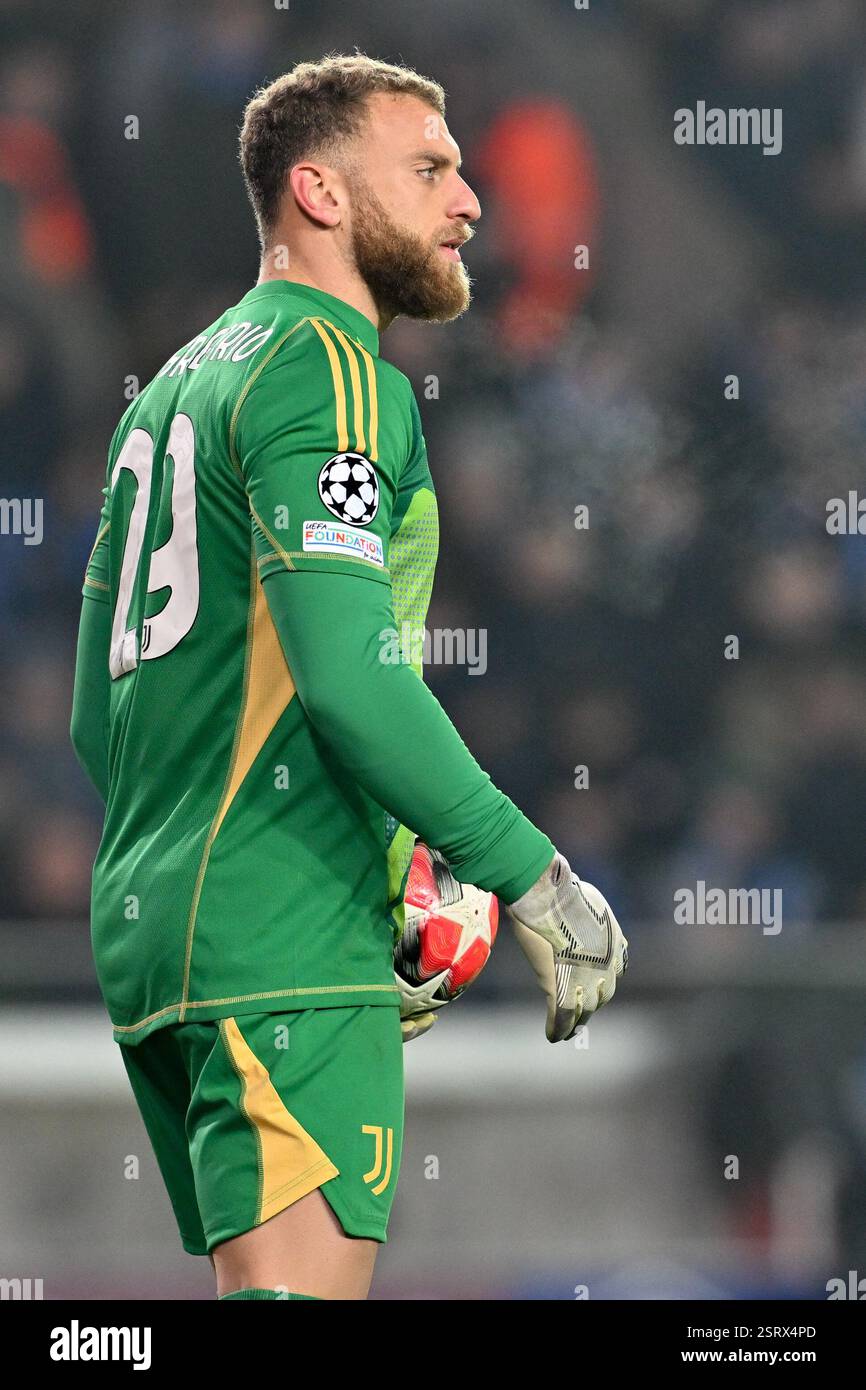 Brugge, Belgium. 21st Jan, 2025. goalkeeper Michele Di Gregorio (29) of ...