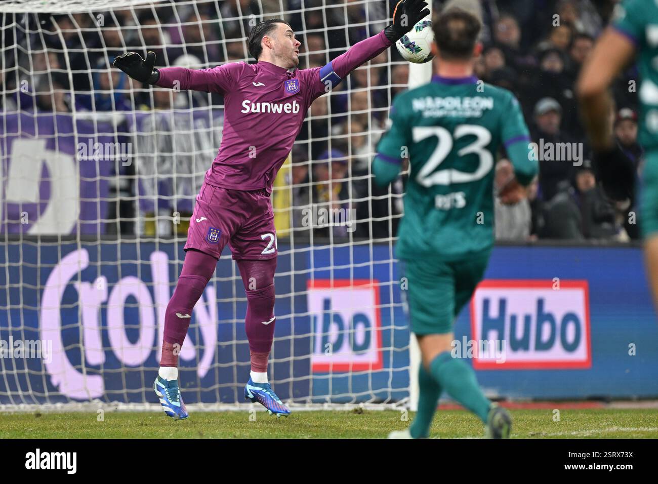Anderlecht, Belgium. 16th Jan, 2025. goalkeeper Colin Coosemans (26) of ...