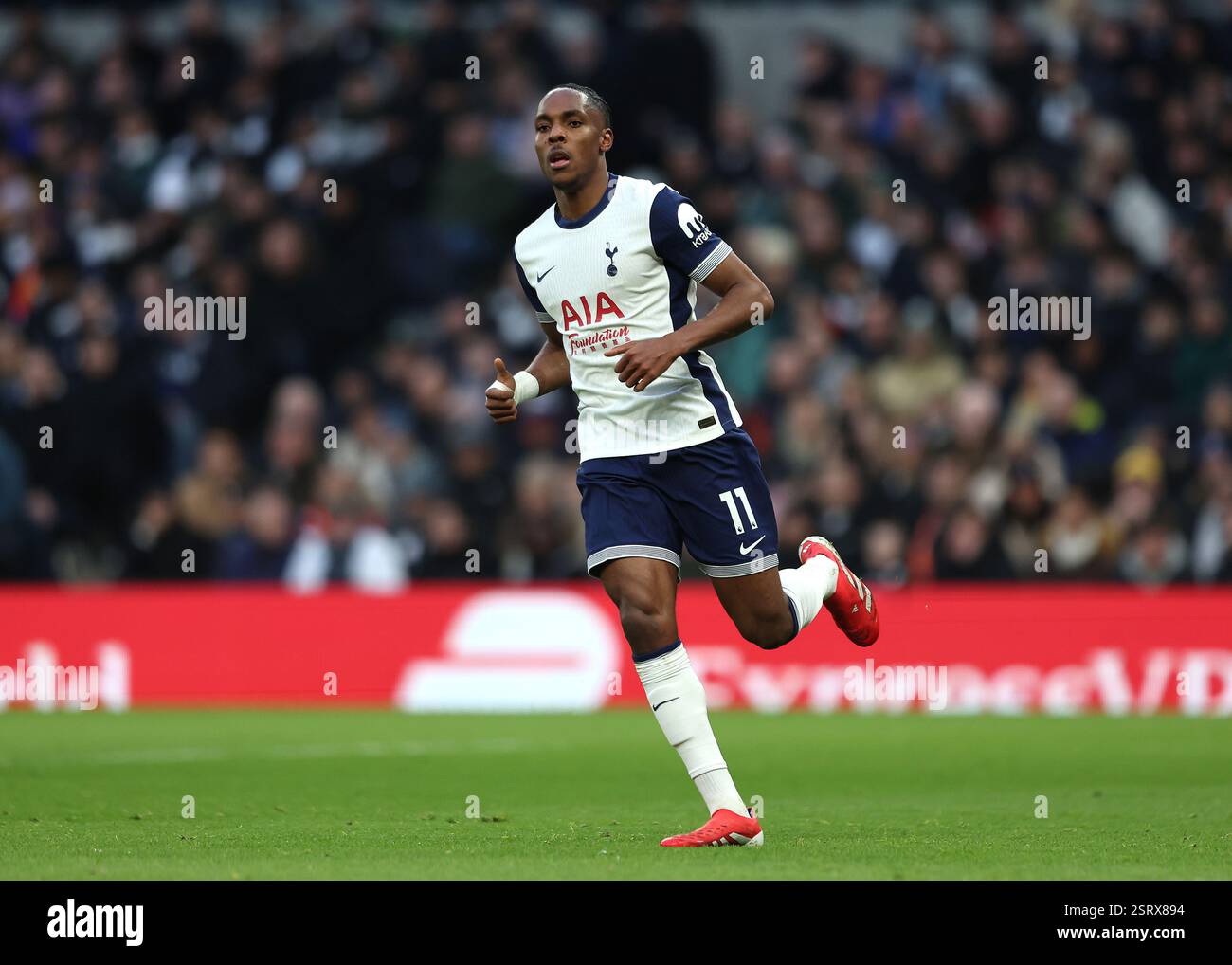 Tottenham Hotspur Stadium, London, UK. 16th Feb, 2025. Premier League ...