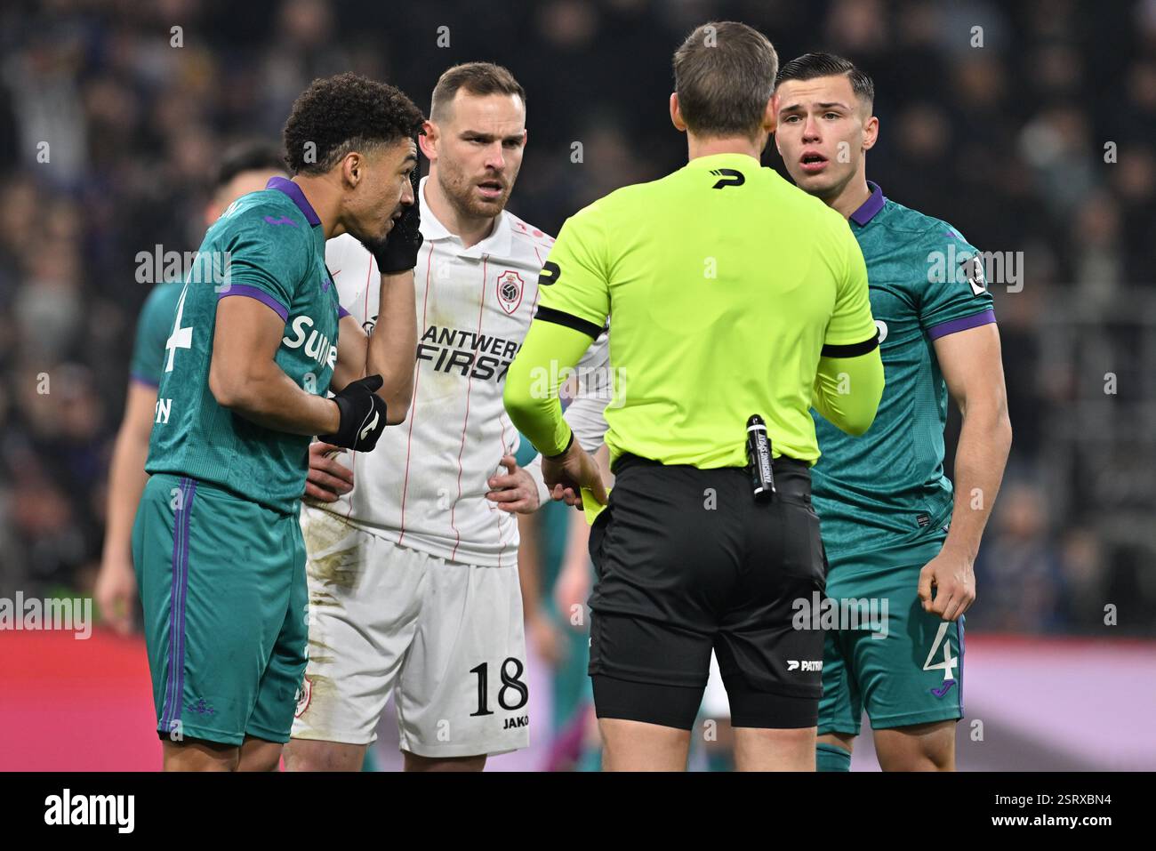 Anderlecht, Belgium. 16th Jan, 2025. Adryelson Silva (34) of Anderlecht, Vincent Janssen (18) of ...