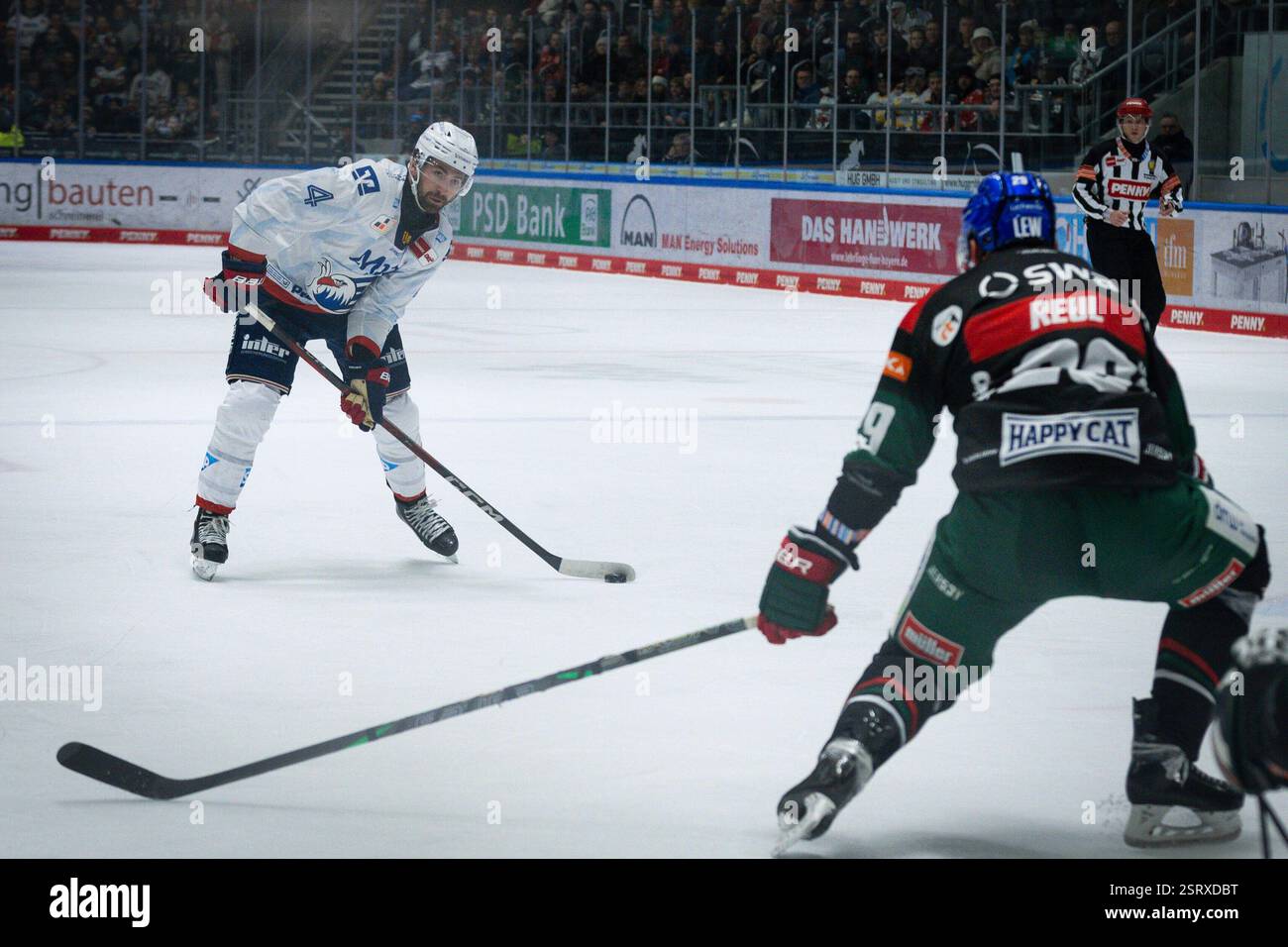 Augsburg, Deutschland 16. Februar 2025: 1. DEL - 2024/2025 - Sp.45 ...