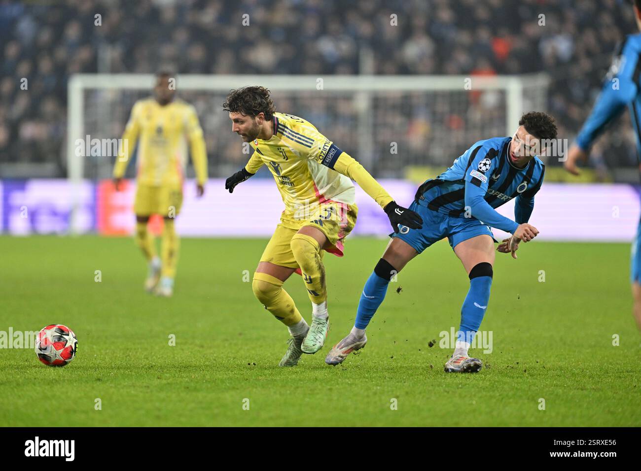 Brugge, Belgium. 21st Jan, 2025. Manuel Locatelli (5) of Juventus ...
