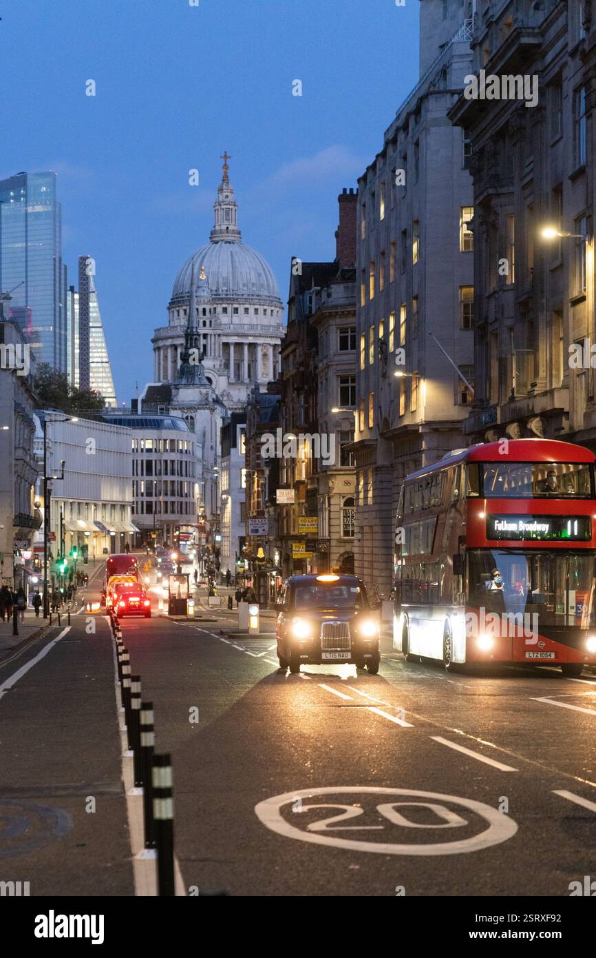 Evening traffic on Fleet Street, London, near St. Paul's Cathedral ...
