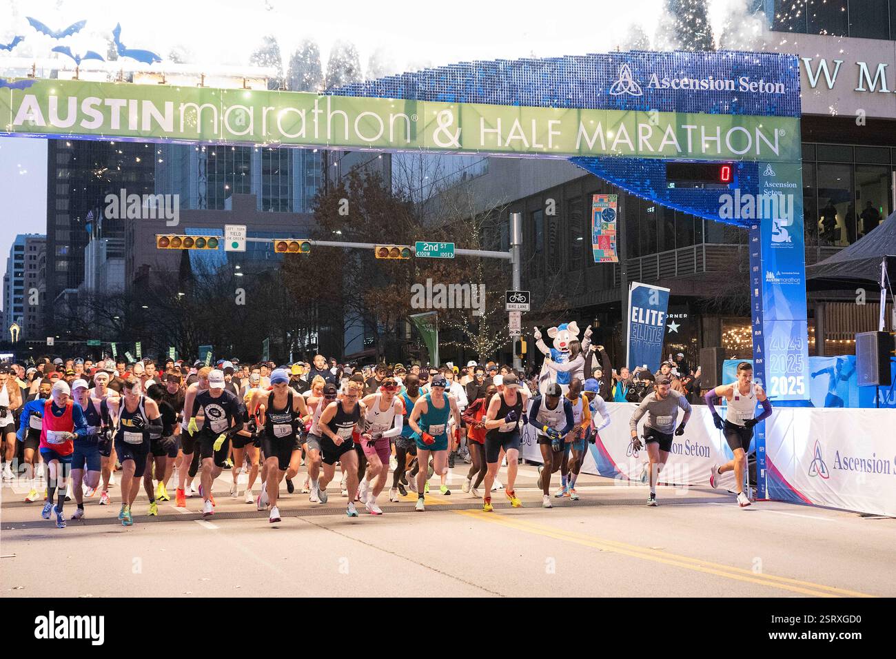 February 16, 2025: Elite runners start the race of the Austin Marathon ...