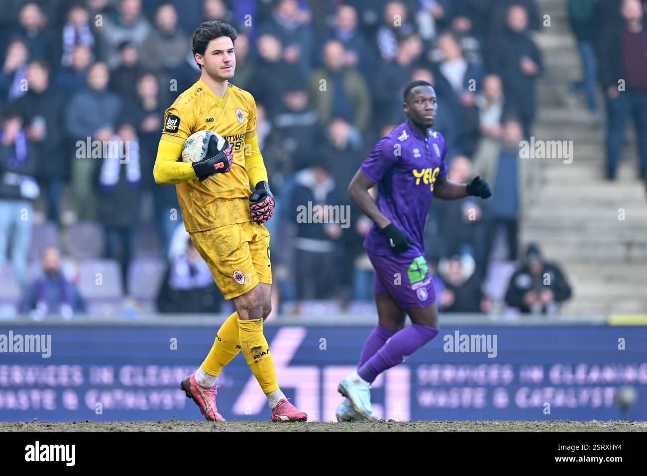Antwerpen, Belgium. 12th Jan, 2025. goalkeeper Senne Lammens (91) of Antwerp pictured during the ...