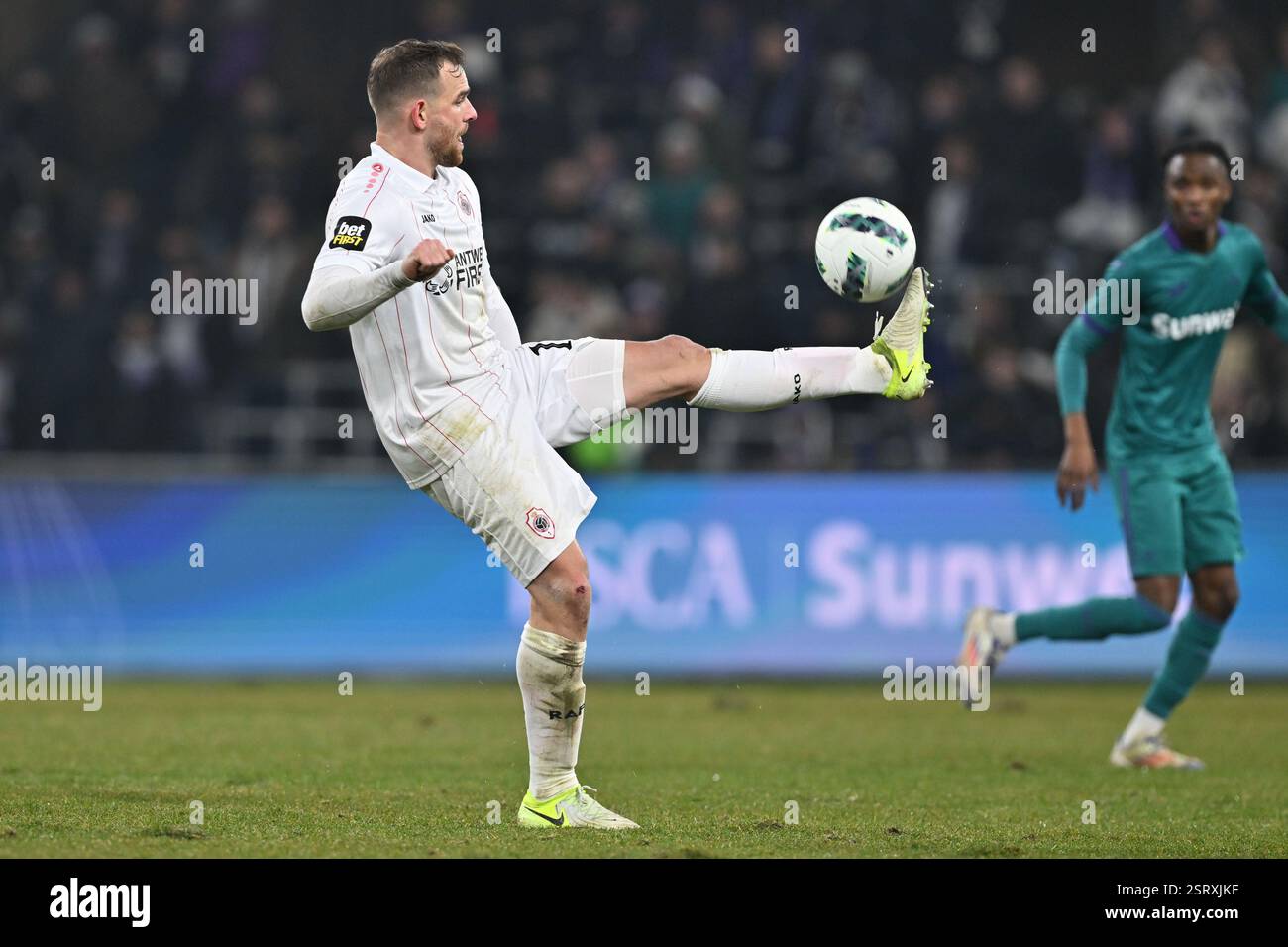 Anderlecht, Belgium. 16th Jan, 2025. Vincent Janssen (18) of Antwerp ...