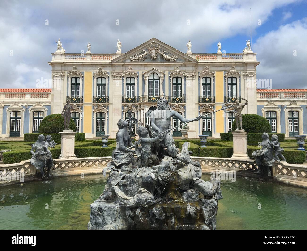 God of wealth palace hi-res stock photography and images - Alamy