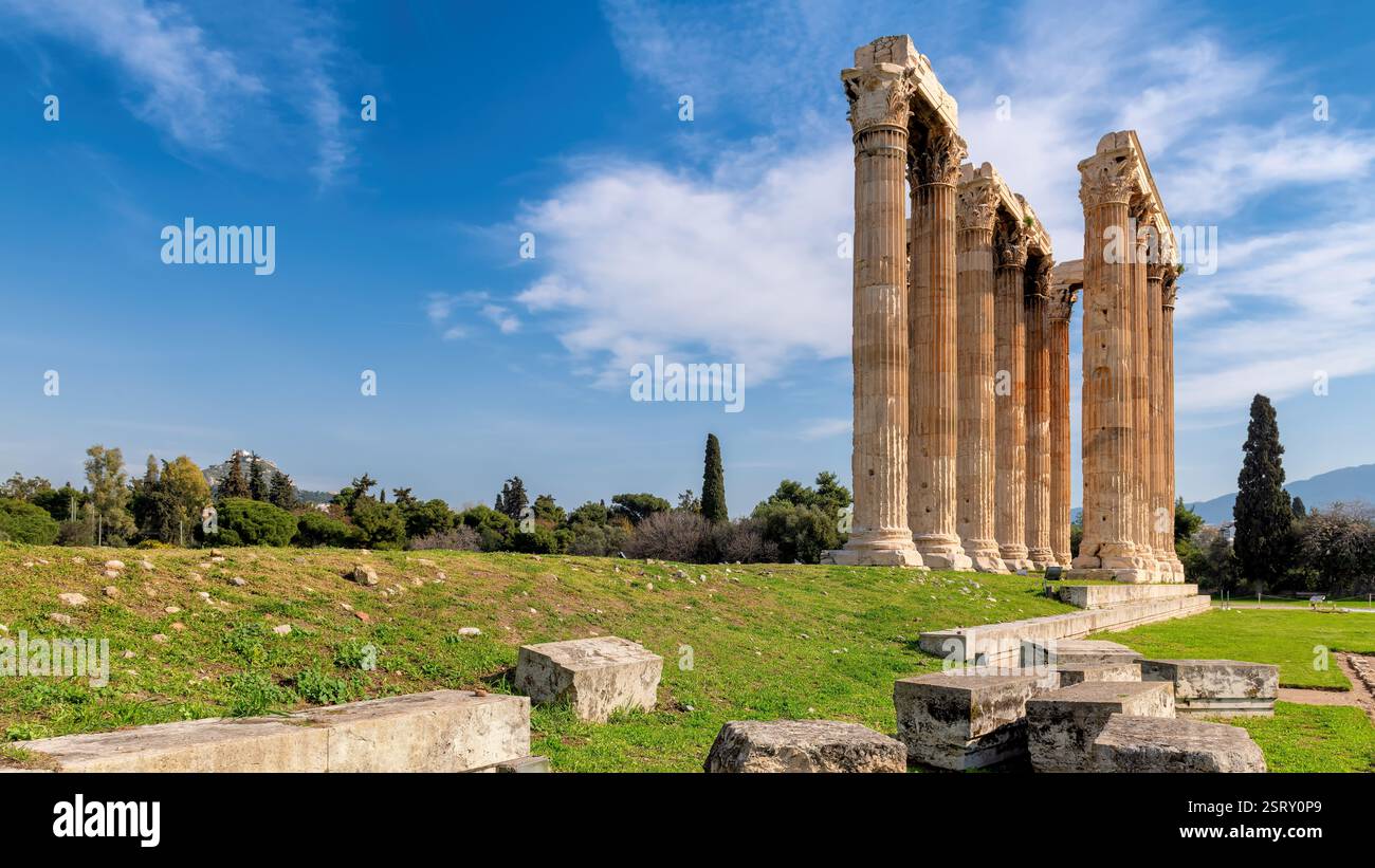 Ancient Antic columns of Olympian Zeus temple in Athens, Greece Stock ...