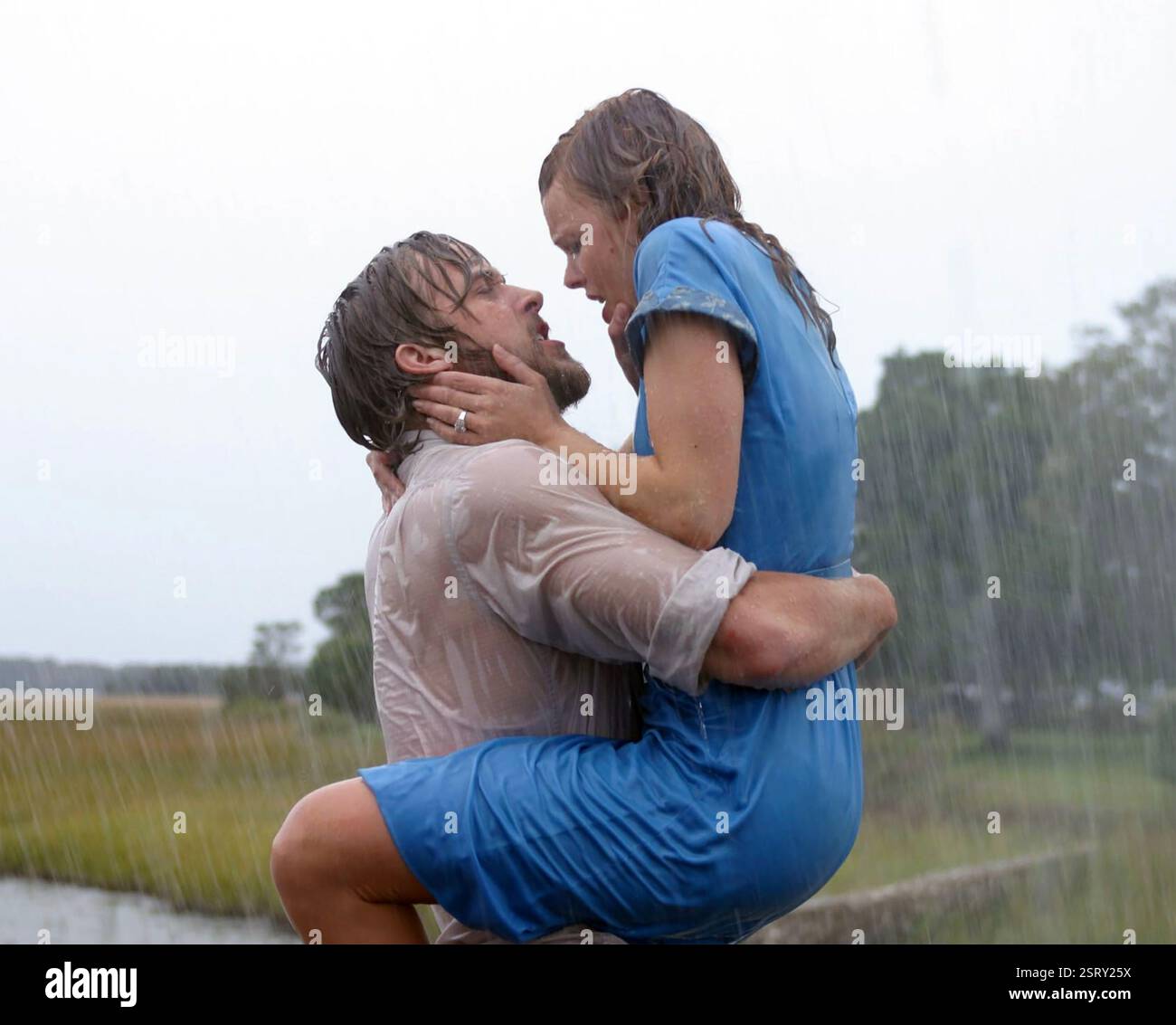 THE NOTEBOOK 2004 New Line Cinema film with Ryan Gosling and Rachel McAdams Stock Photo - Alamy