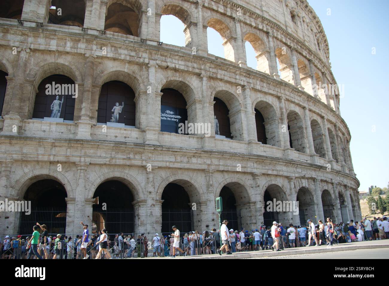 Sacerdote roman hi-res stock photography and images - Alamy