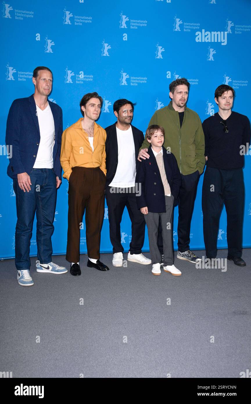 Jonas Katzenstein, Jack Farthing, Maximilian Leo, Dylan Torrell, Jan ...