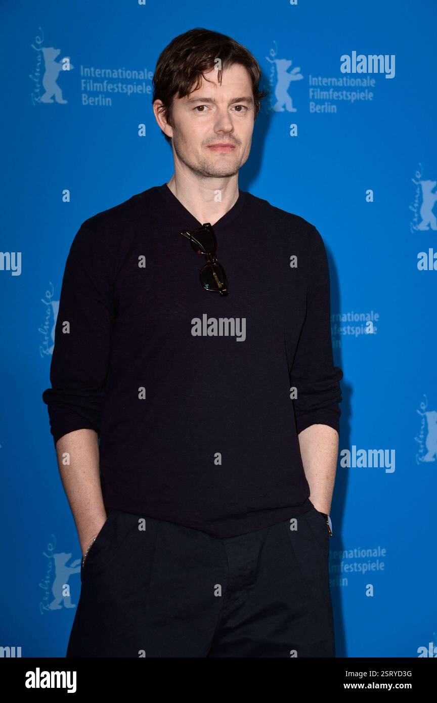 Sam Riley beim Photocall zum Kinofilm Islands auf der Berlinale 2025 / ...