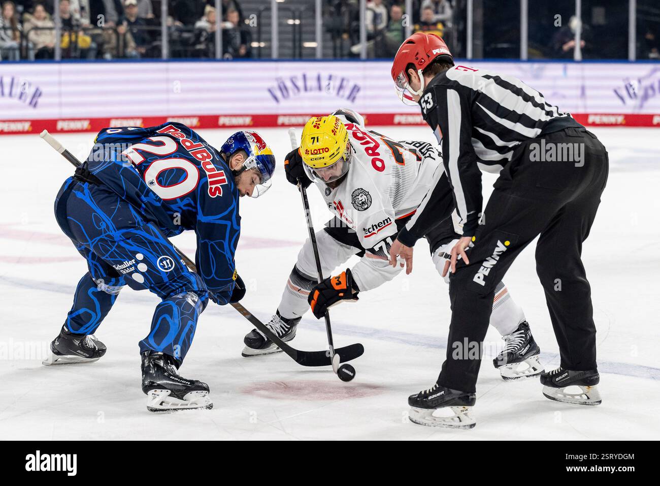 Muenchen, Deutschland. 16th Feb, 2025. Linesperson Joshua Roemer fuehrt ...