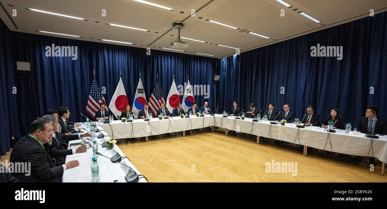 Secretary Marco Rubio meets with Japanese Foreign Minister Kamikawa ...