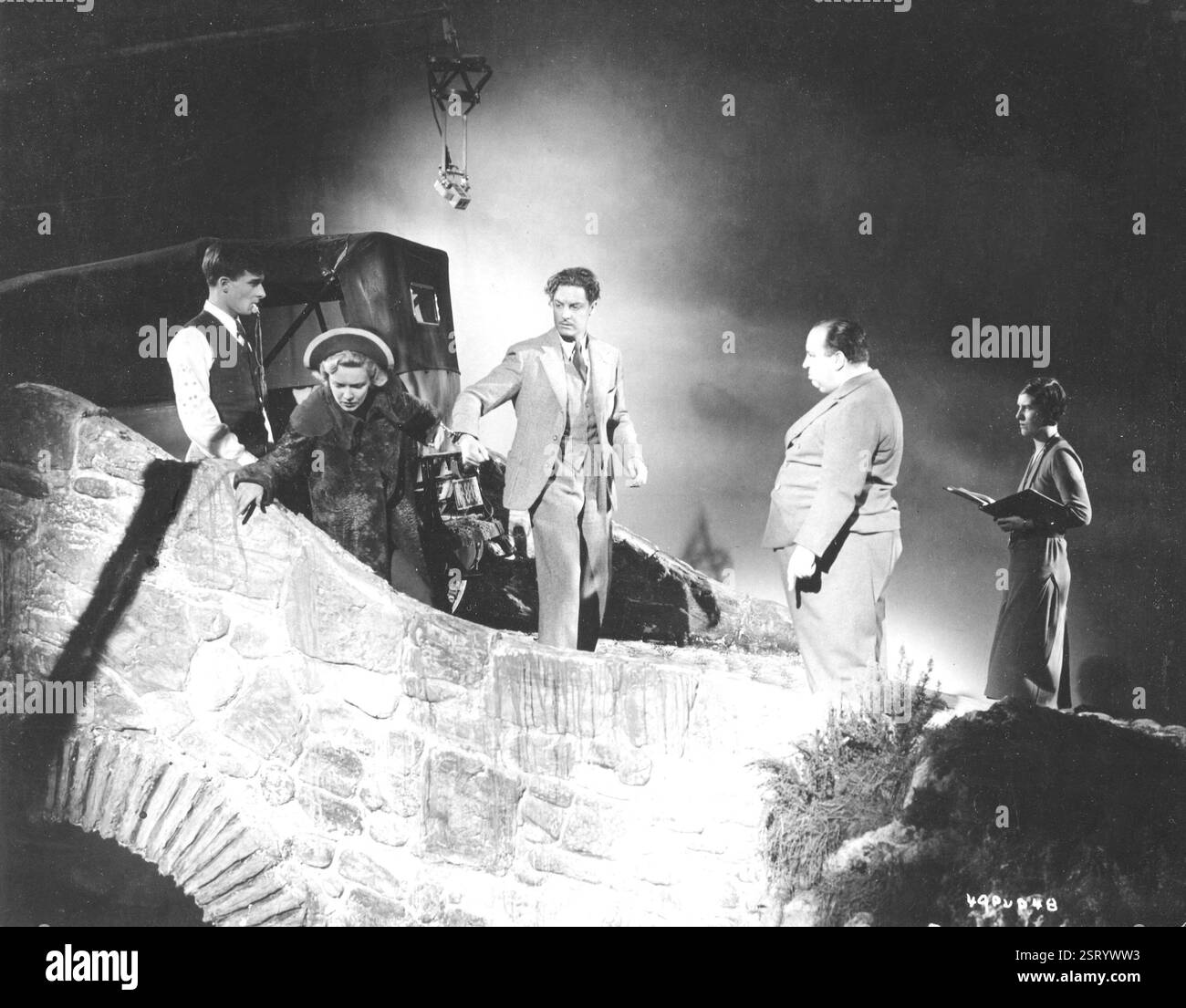 THE 39 STEPS Assistant Director PEN TENNYSON, MADELEINE CARROLL, ROBERT ...