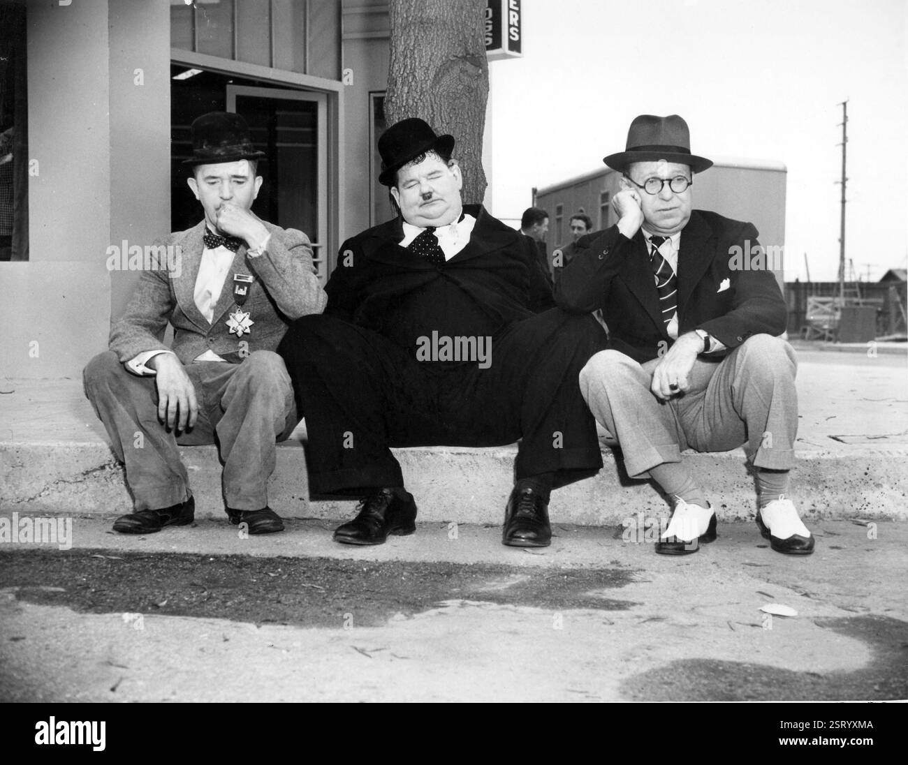 BLOCKHEADS actors STAN LAUREL and OLIVER HARDY Date: 1938 Stock Photo ...