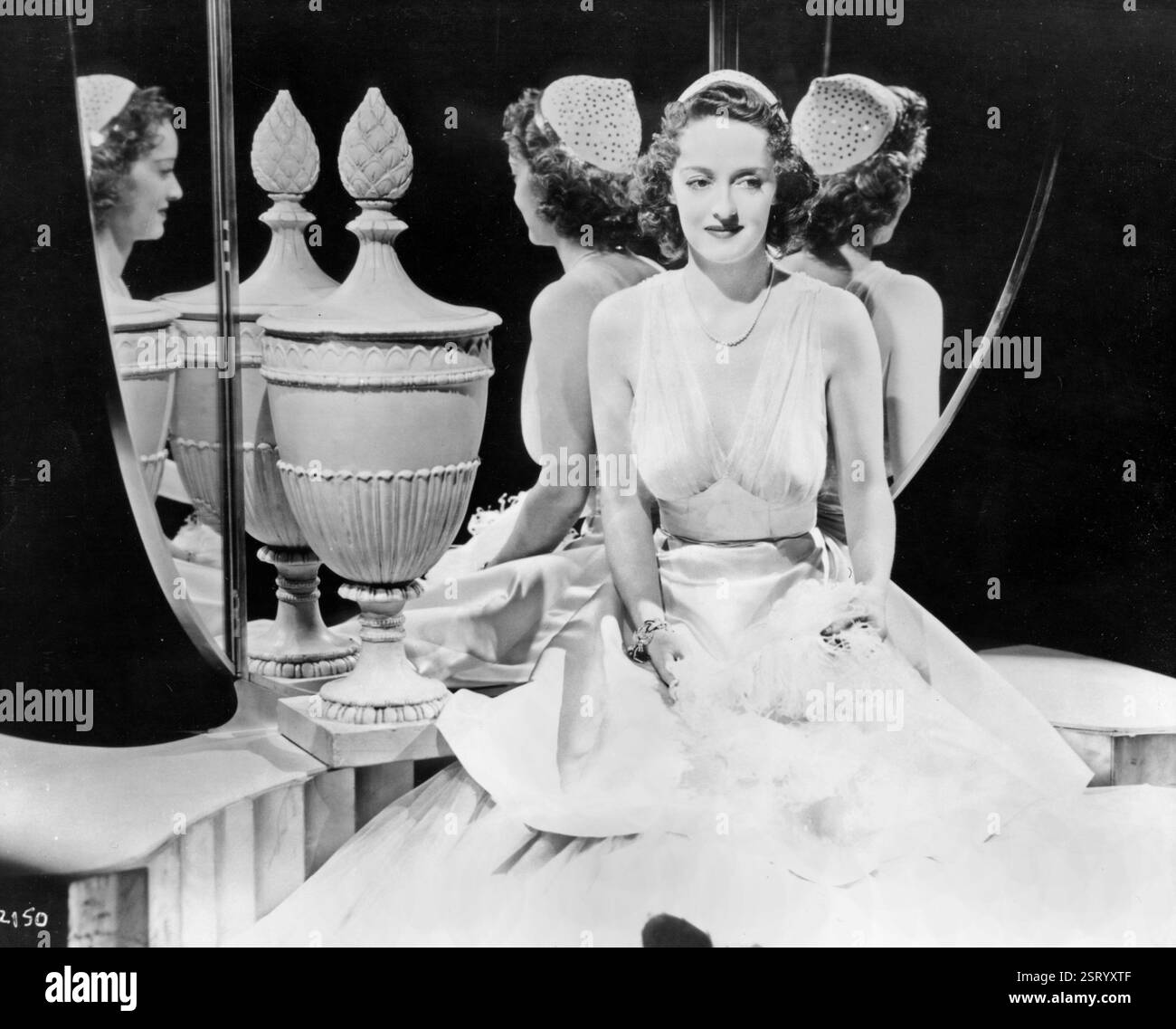 DARK VICTORY BETTE DAVIS DARK VICTORY Date: 1939 Stock Photo - Alamy