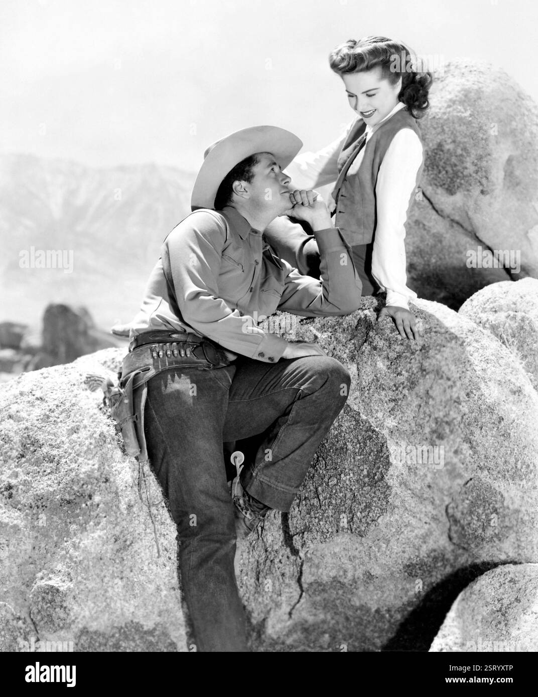 GUN SMUGGLERS TIM HOLT, MARTHA HYER GUN SMUGGLERS Date: 1949 Stock ...