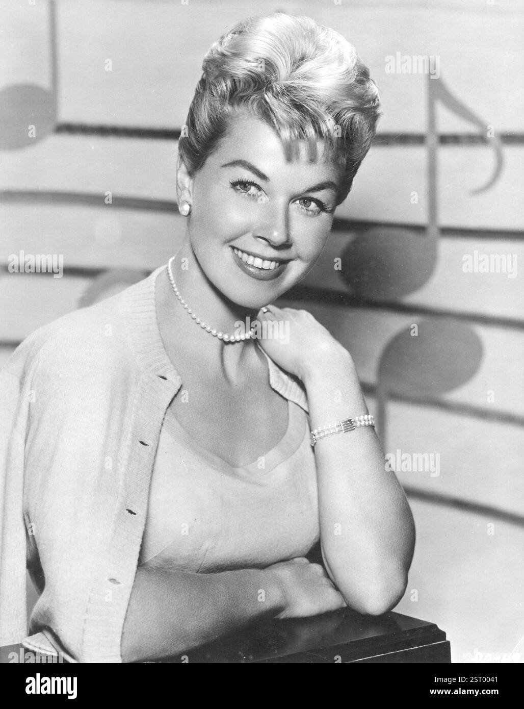 DORIS DAY American singer and actress DORIS DAY Date: 1922 Stock Photo ...