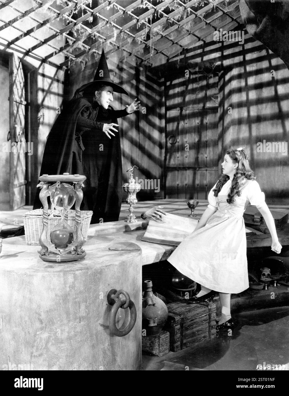 THE WIZARD OF OZ MARGARET HAMILTON as the Wicked Witch of the West ...