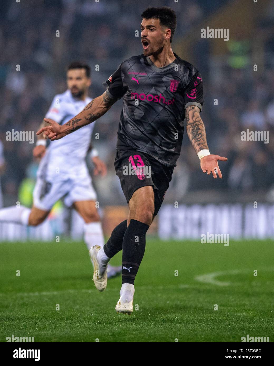Guimaraes, Guimaraes, Portugal. 16th Feb, 2025. JOAO FERREIRA from SC ...