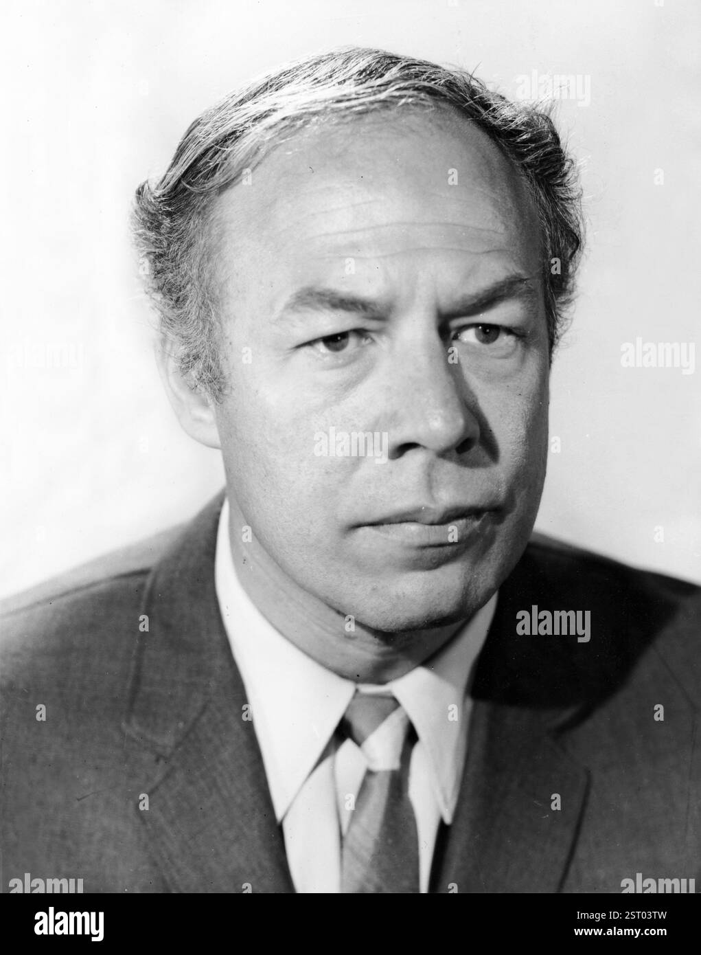 GEORGE KENNEDY American Actor GEORGE KENNEDY Date: 1925 Stock Photo - Alamy