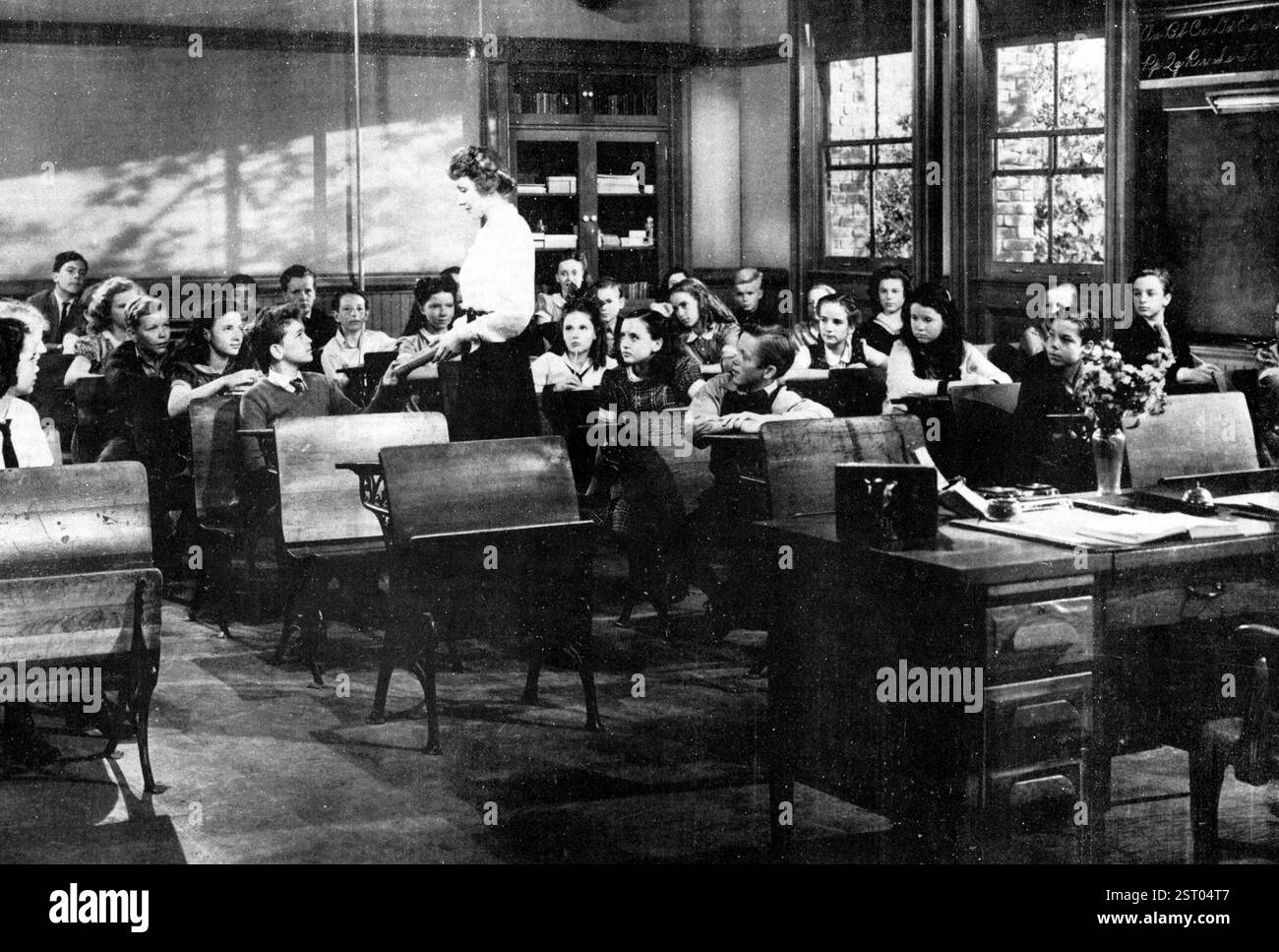 REMEMBER THE DAY CLAUDETTE COLBERT REMEMBER THE DAY Date: 1943 Stock ...