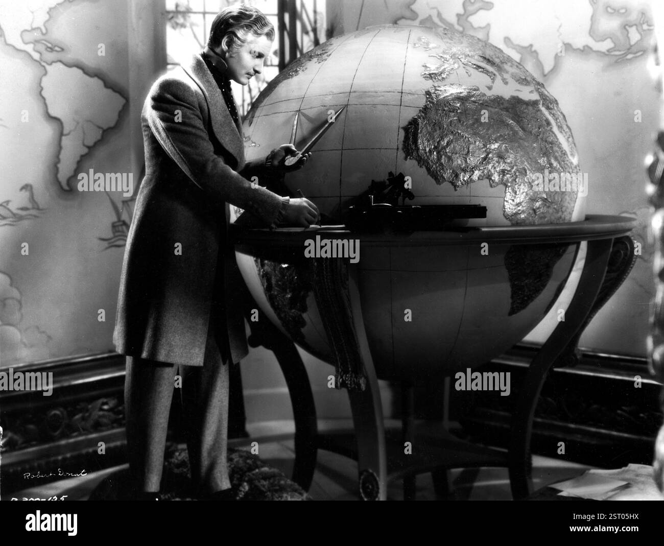 THE COUNT OF MONTE CRISTO ROBERT DONAT as Edmond Dantes THE COUNT OF ...