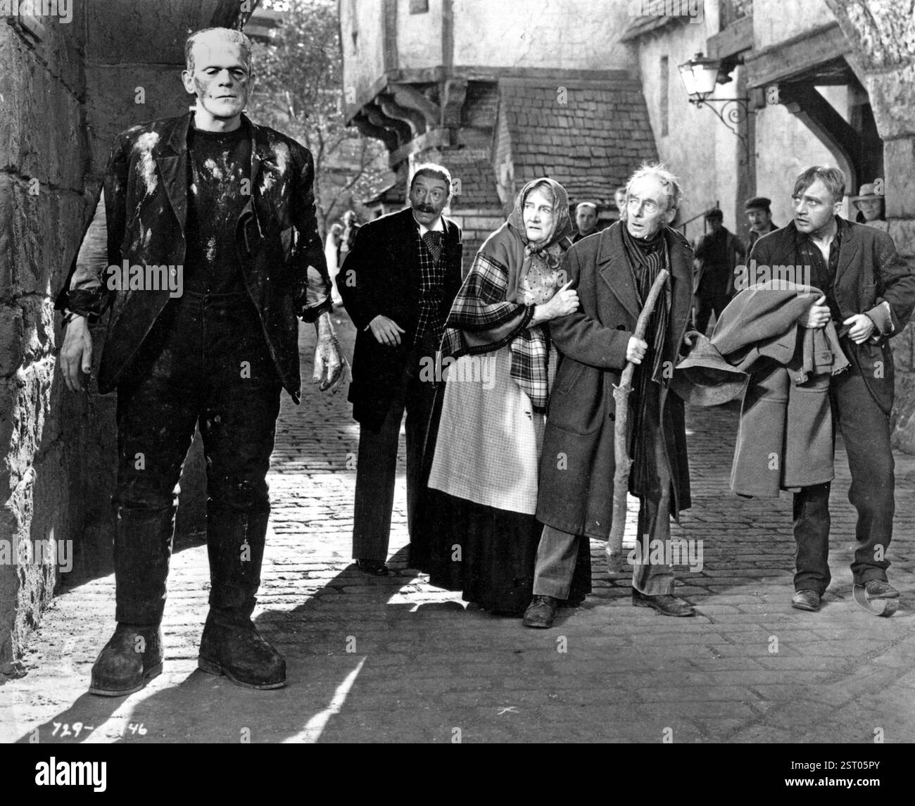BRIDE OF FRANKENSTEIN BORIS KARLOFF as the Monster, E.E. CLIVE Date ...