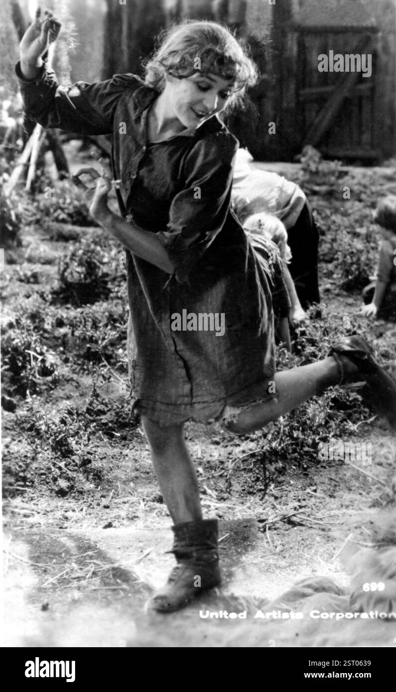 Mary pickford movie stills hi-res stock photography and images - Alamy