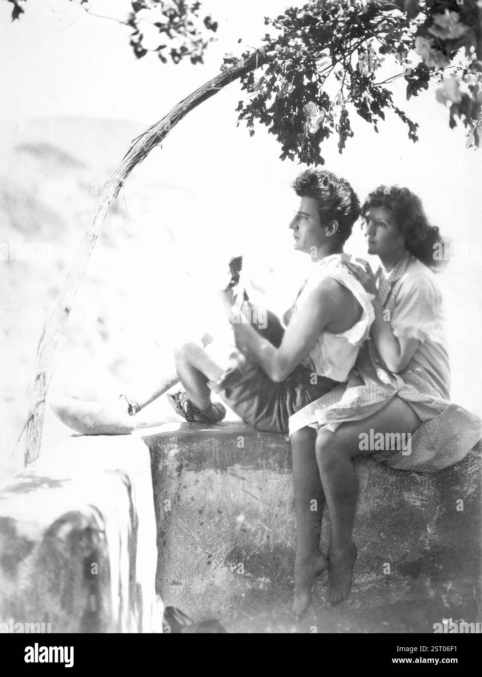 Gilbert roland hi-res stock photography and images - Alamy